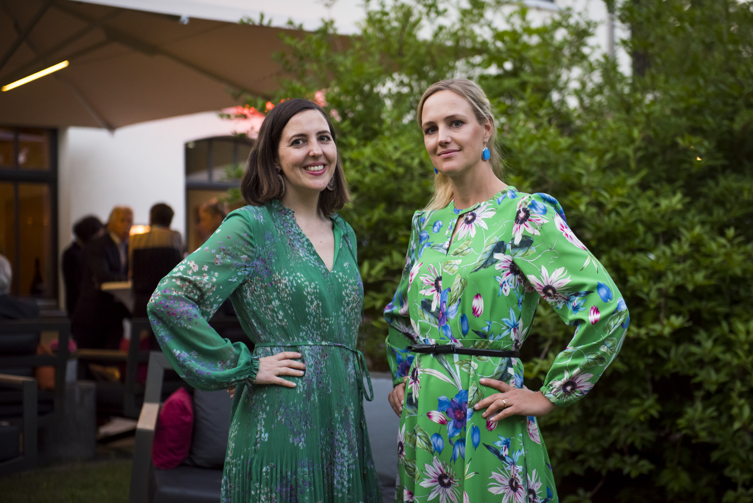 LAT-Geschäftsführerinnen Larissa Zeichhardt und Arabelle Laternser als ...